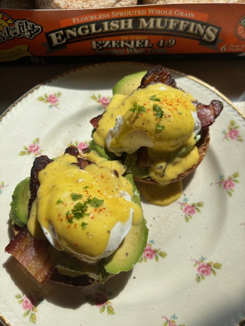 Eggs Benedict – Tomato Tomatoe
